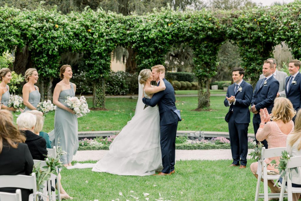 Real Wedding | Soft And Subtle Floral Design At Jekyll Island Club ...